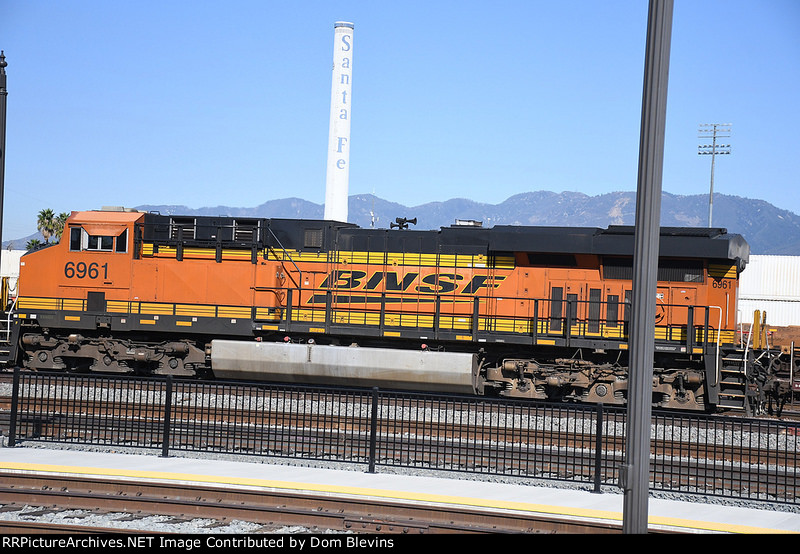 BNSF 6961
